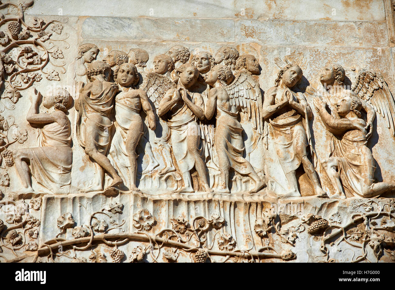 Bas relief sculptures hi-res stock photography and images - Alamy