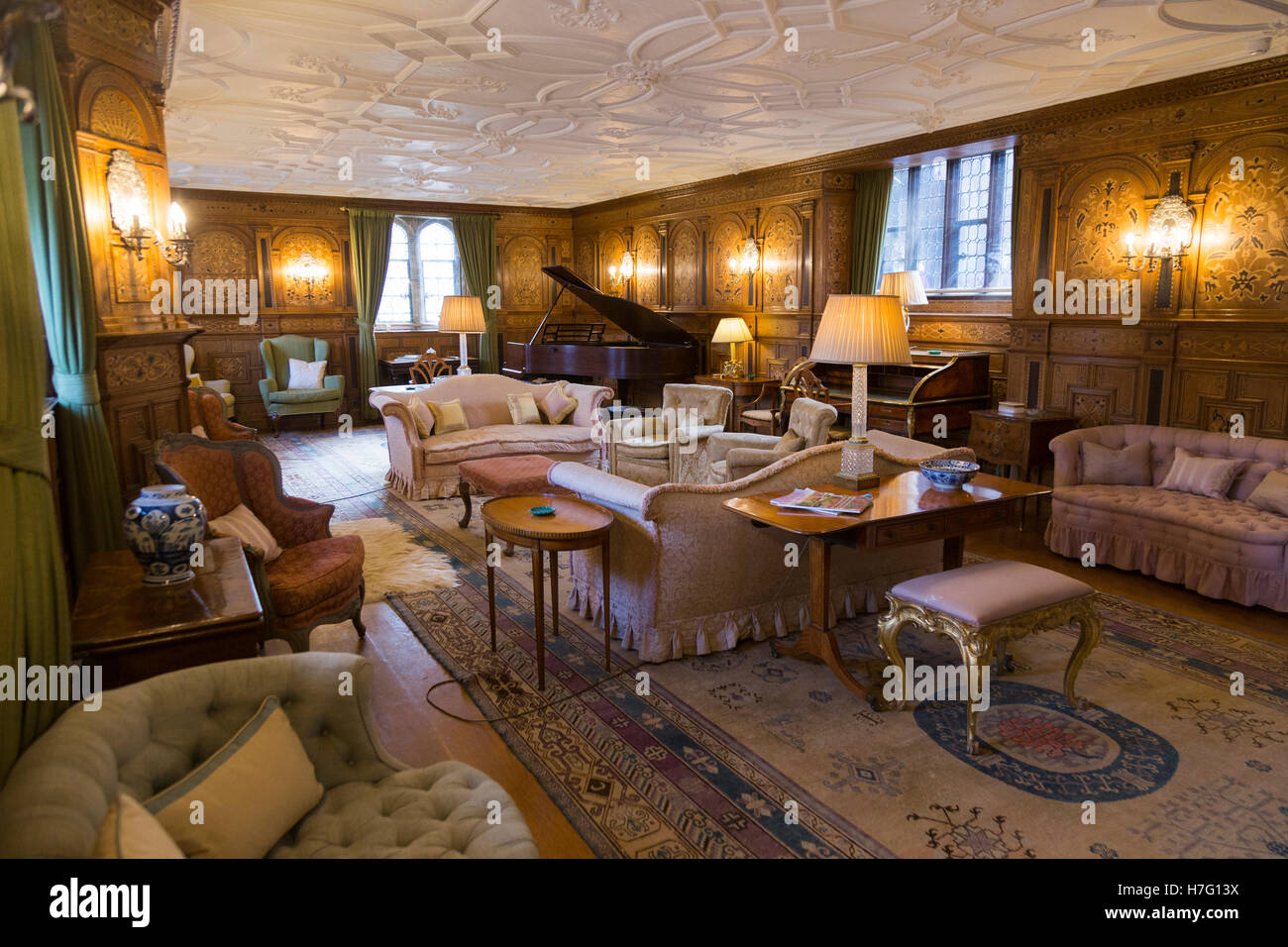 Hever castle rooms hi-res stock photography and images - Alamy