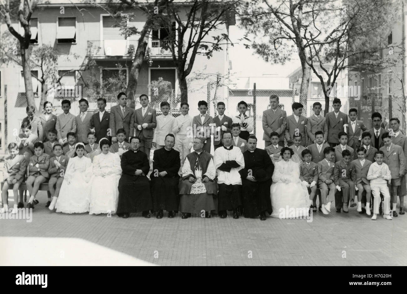 1950s catholic priests hi-res stock photography and images - Alamy