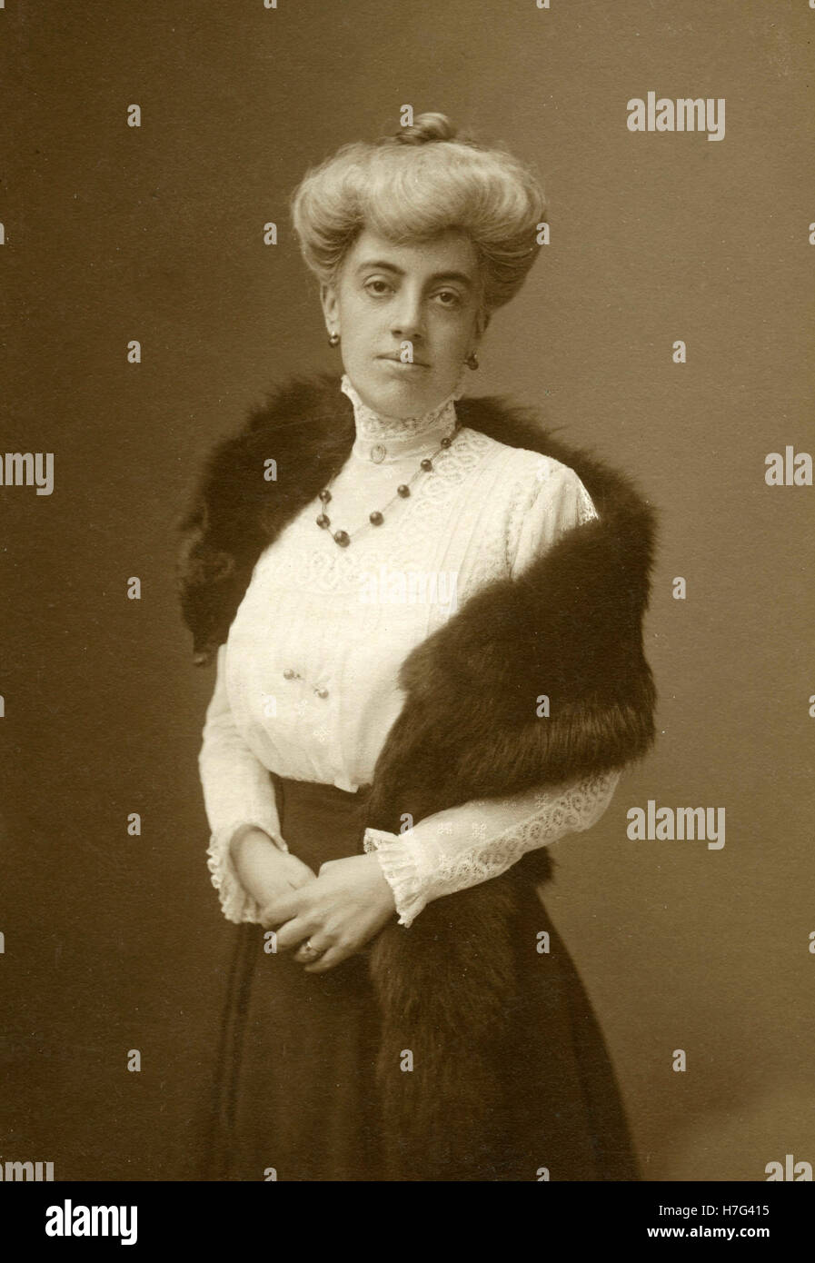 Woman mantle hi-res stock photography and images - Alamy