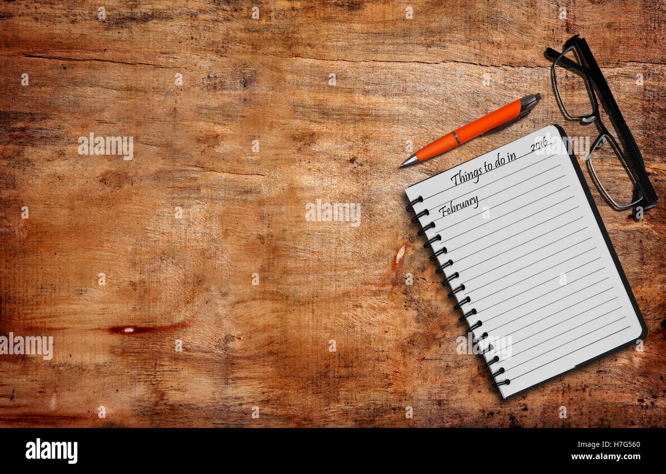 Things list notepad pen writing hi-res stock photography and images - Alamy