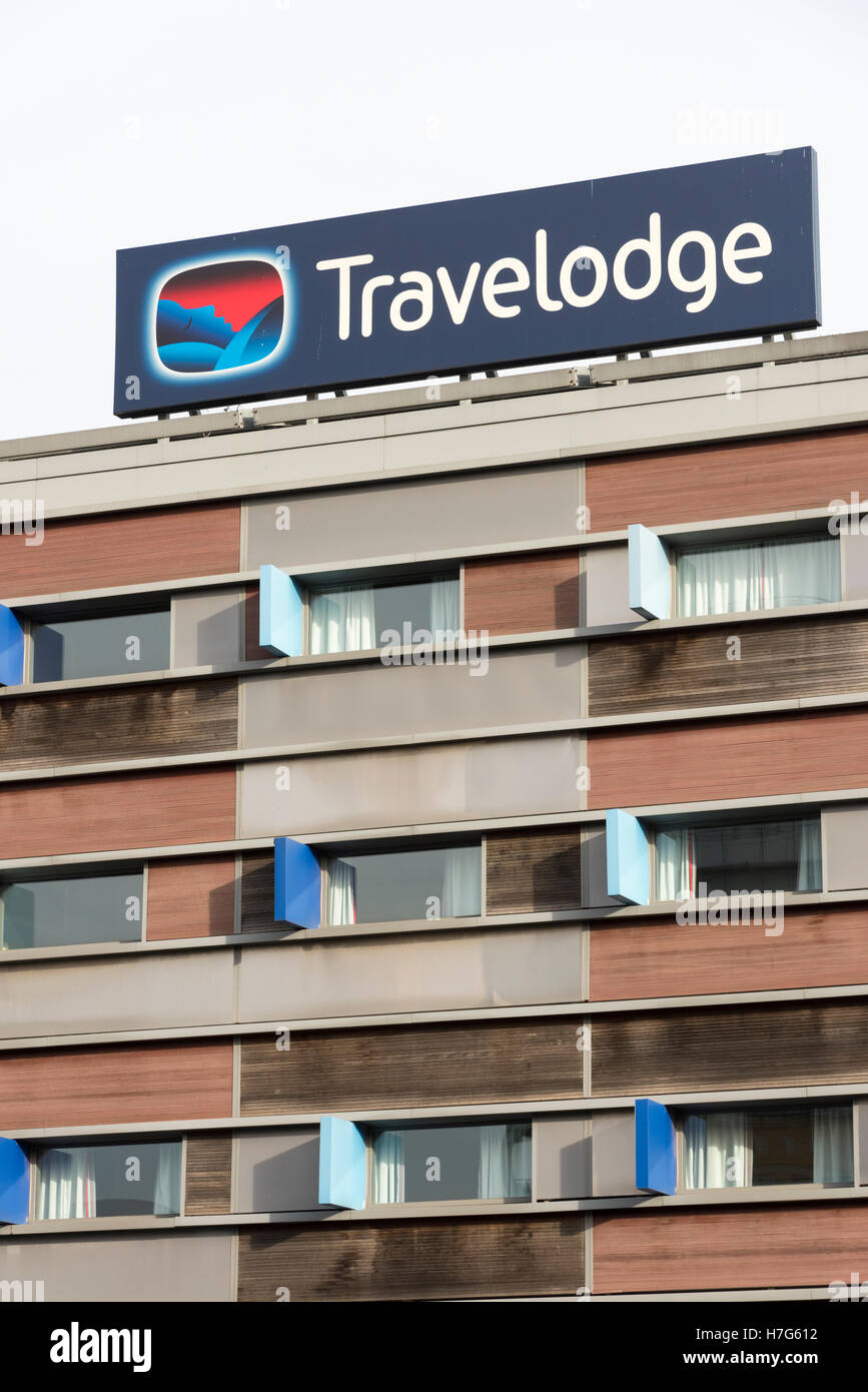 Travelodge window hi-res stock photography and images - Alamy