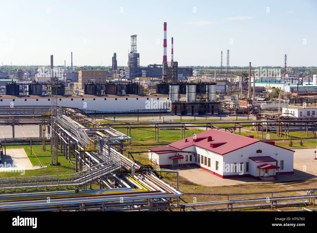 A complex oil refinery for making gasoline Stock Photo - Alamy