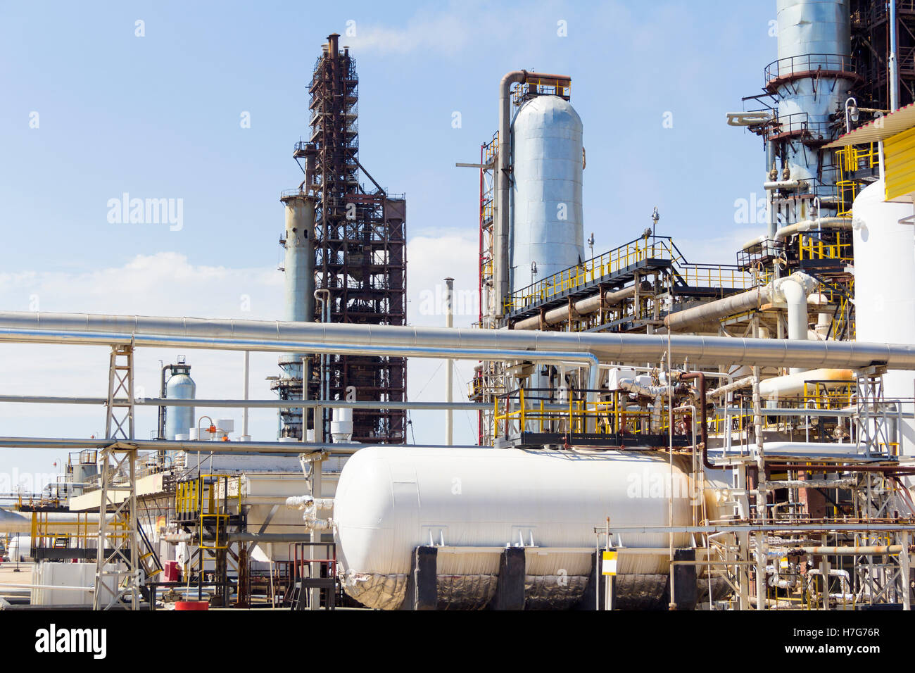 A complex oil refinery for making gasoline Stock Photo - Alamy