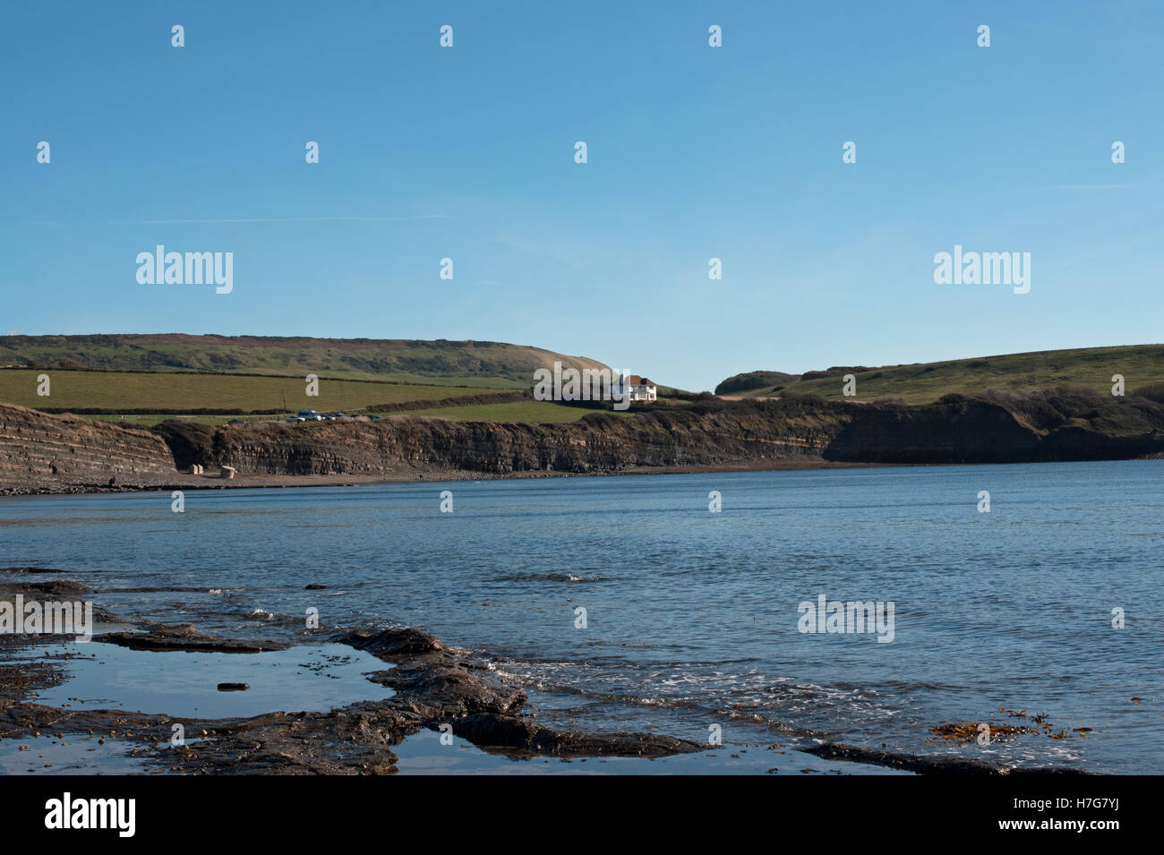 Rock pools on the beach at Kimmeridge Bay, Dorset Stock Photo - Alamy