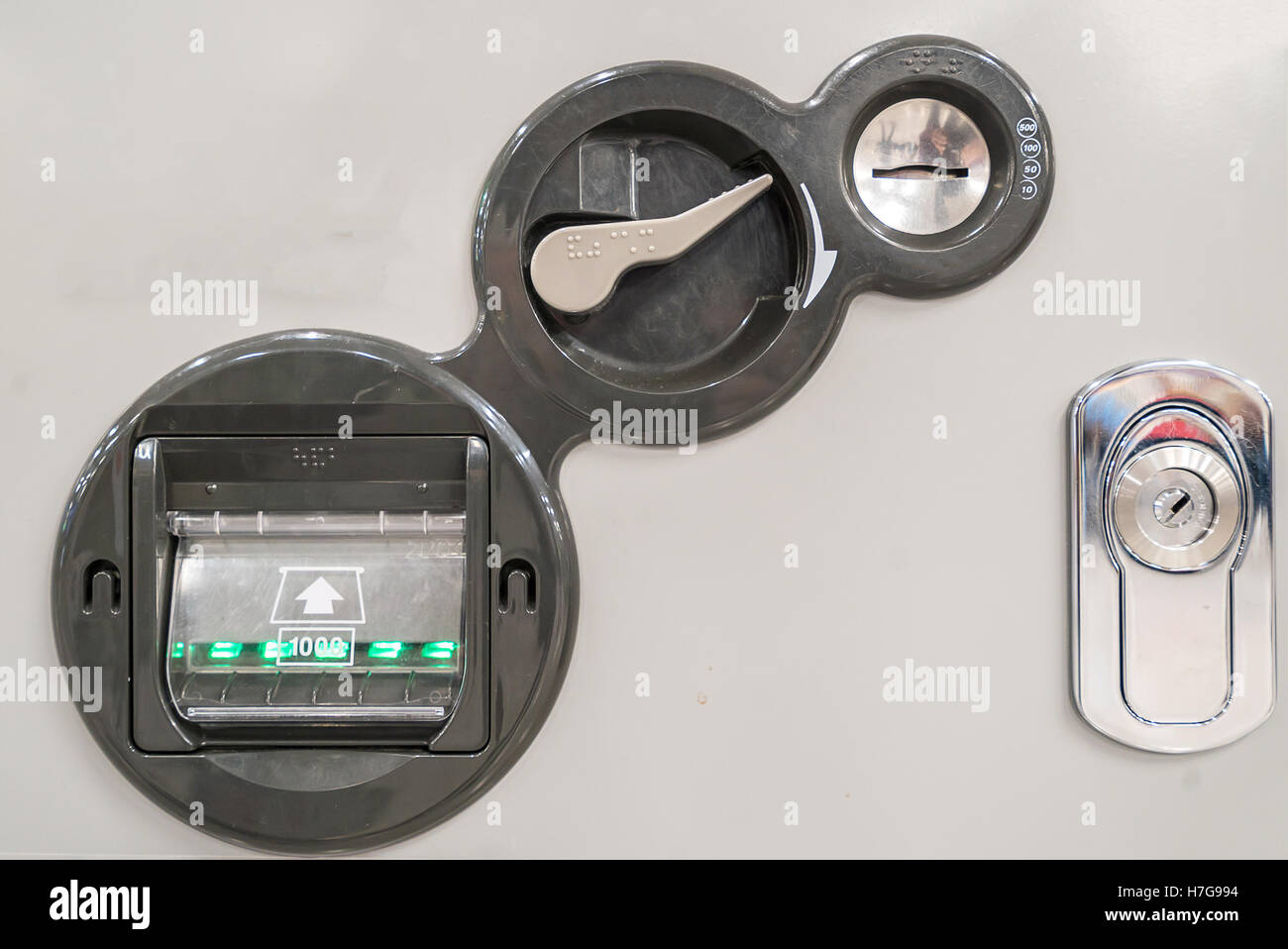 vending Machine coin and banknote insert space Stock Photo - Alamy