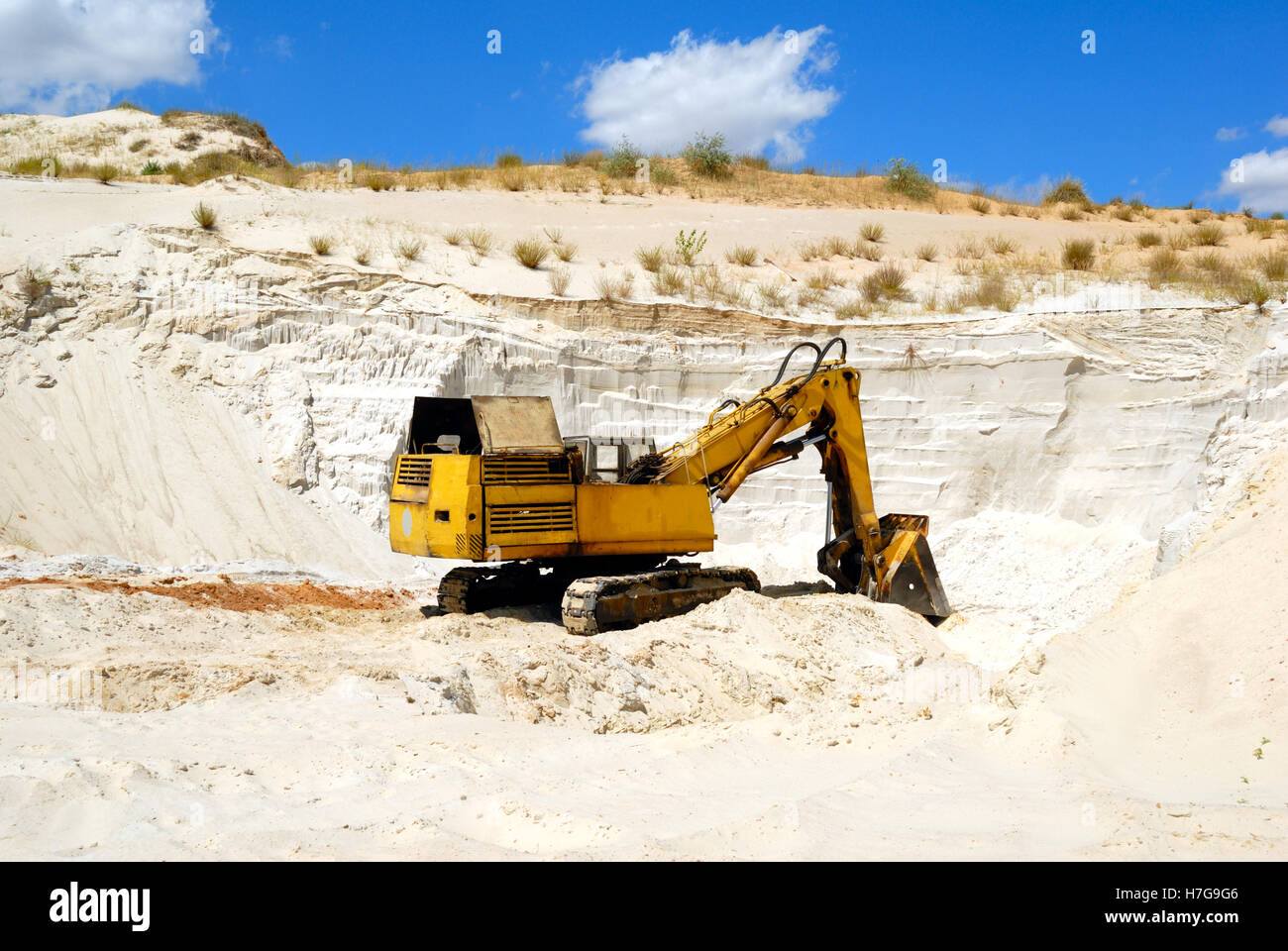 Career excavator dredge hi-res stock photography and images - Alamy