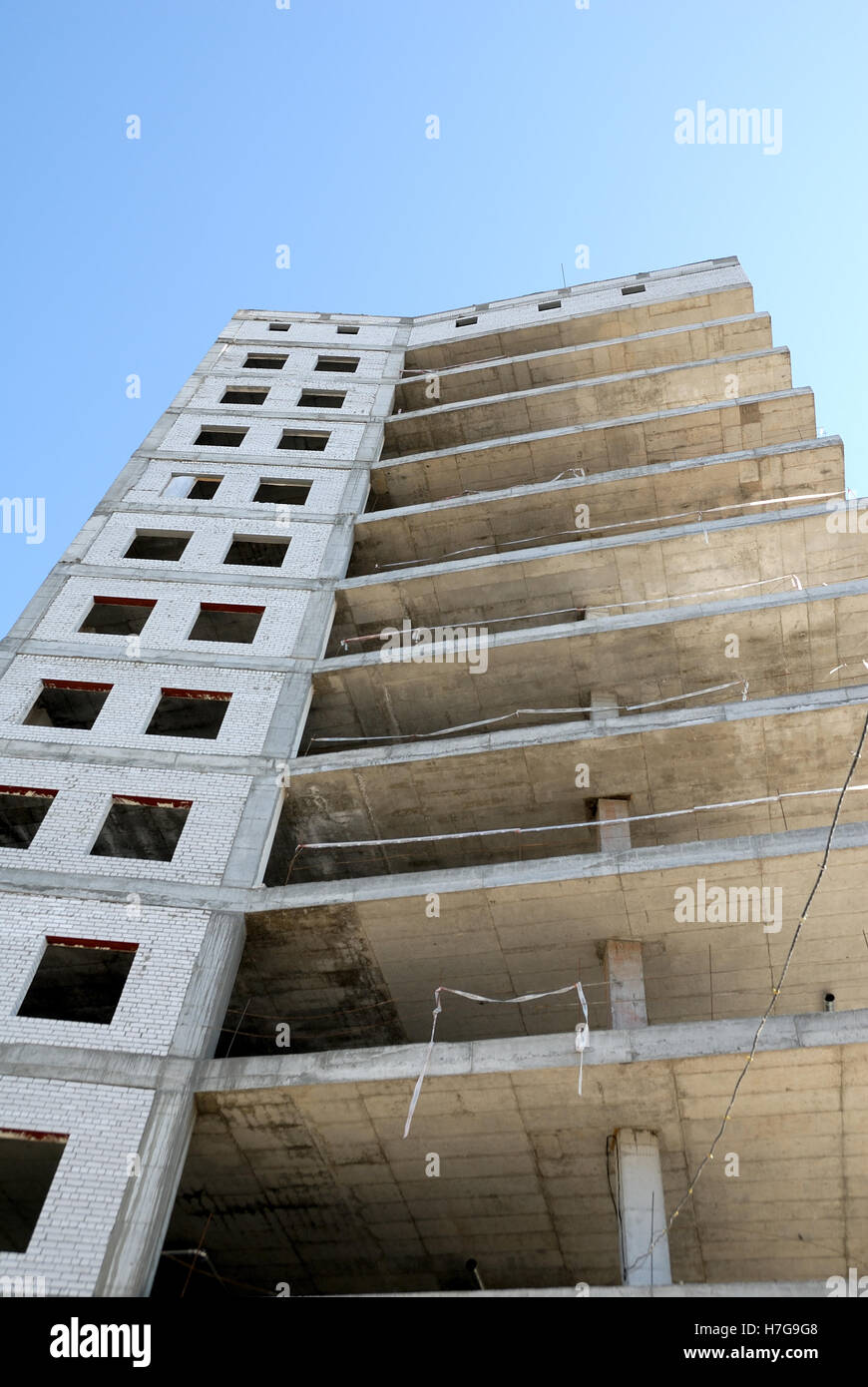 Construction of office building from glass and concrete Stock Photo - Alamy