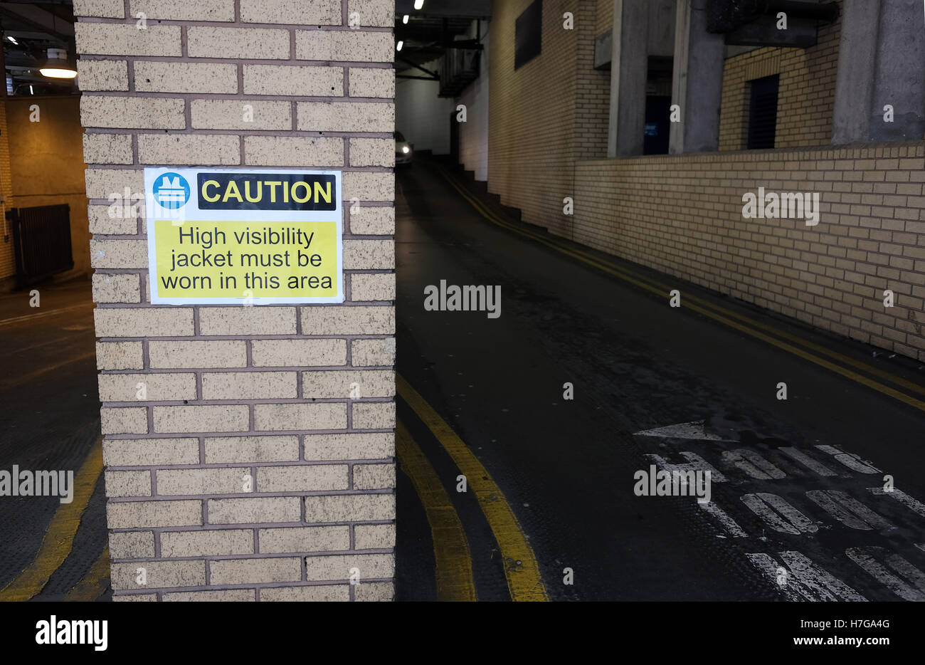 High visibility warning sign hi-res stock photography and images - Alamy