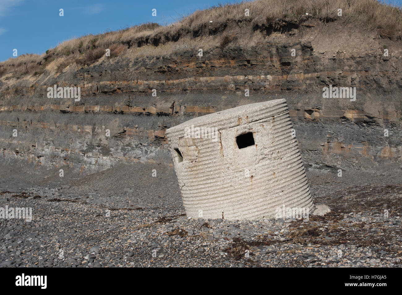 World War 2 pill box, Kimmeridge Bay, Dorset Stock Photo - Alamy