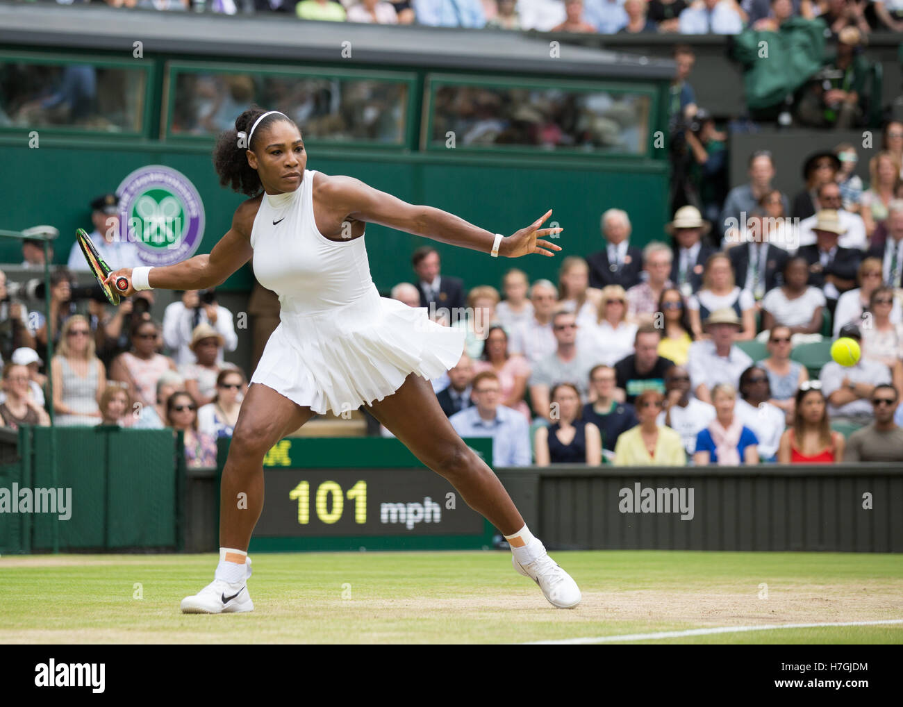 Serena Williams (USA) in action at Wimbledon 2016 Stock Photo - Alamy