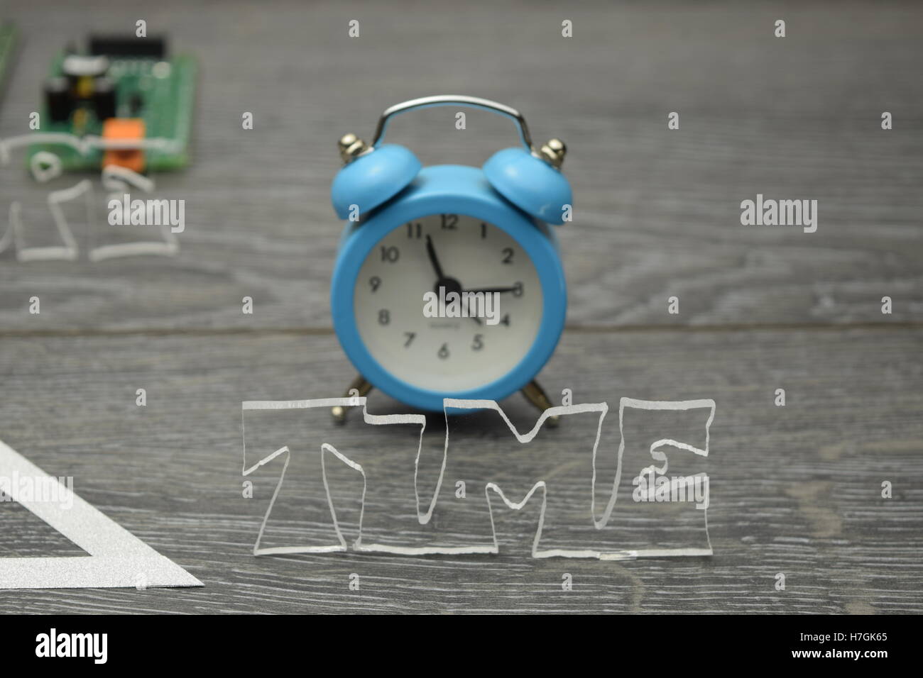 Time factor in the project triangle - one important factor influencing ...