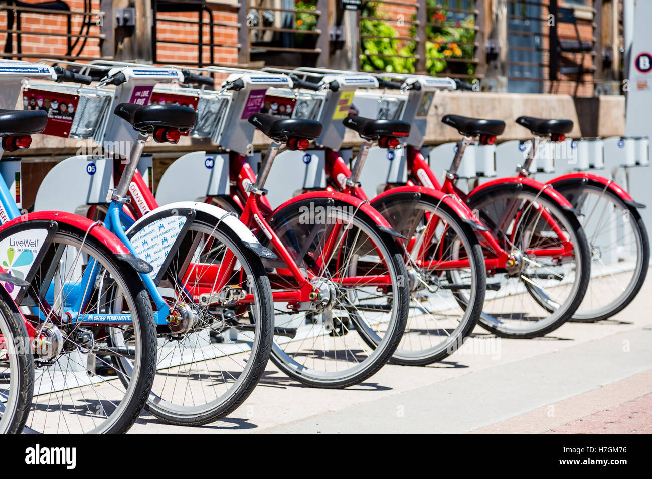 Rental cycle hi-res stock photography and images - Alamy