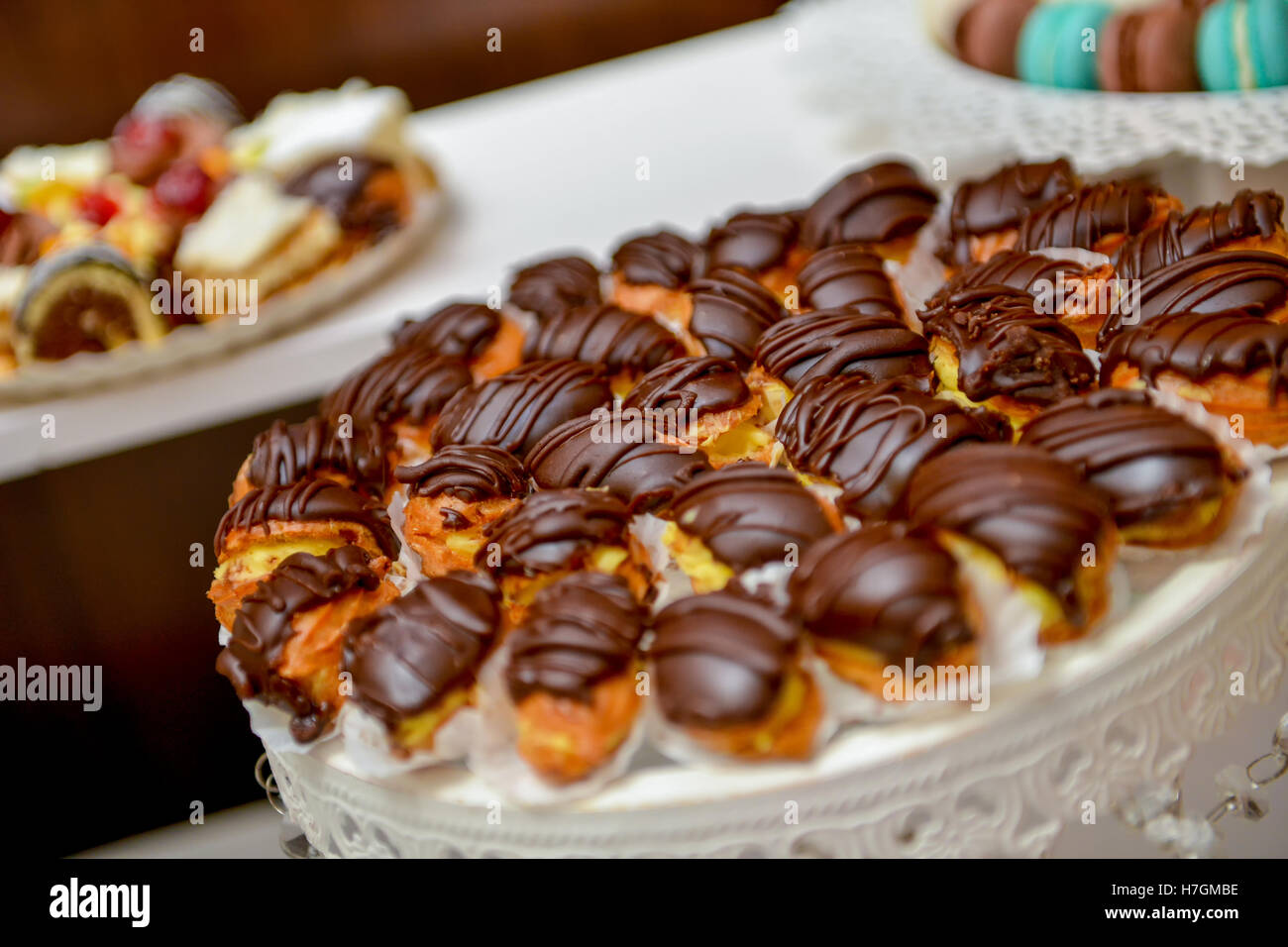 Cream cake platter Stock Photo - Alamy