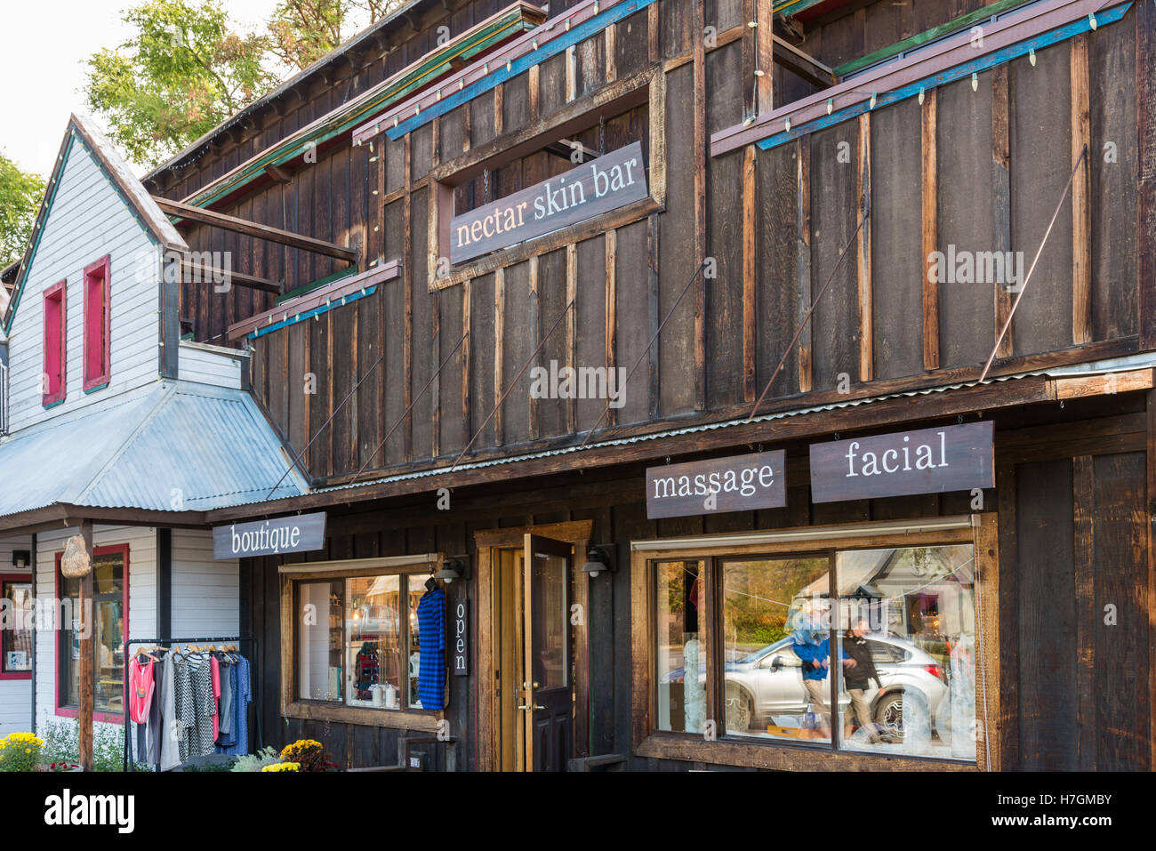 Traditional boutique hi-res stock photography and images - Alamy