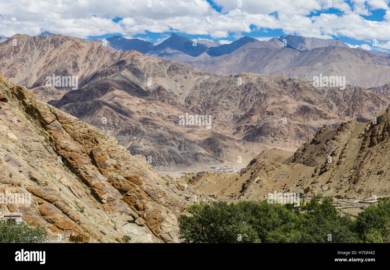 Himalayan mountains from the Hemis monastary Stock Photo - Alamy