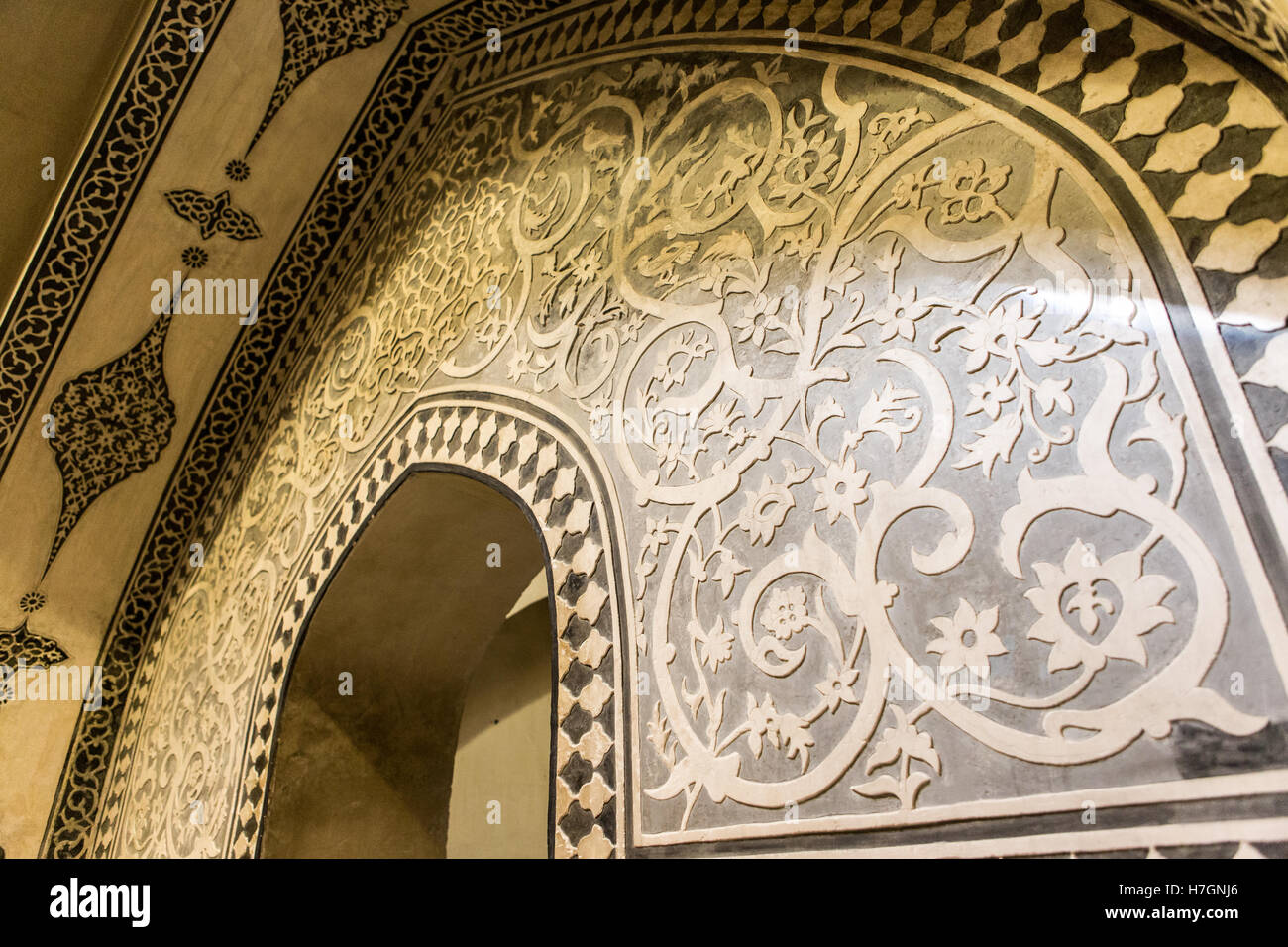 patterned arch in bathhouse Stock Photo - Alamy
