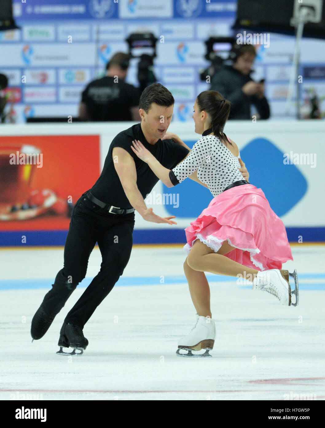 Moscow, Russia. 4th November, 2016. Charlene Guignard and Marco Fabbri ...