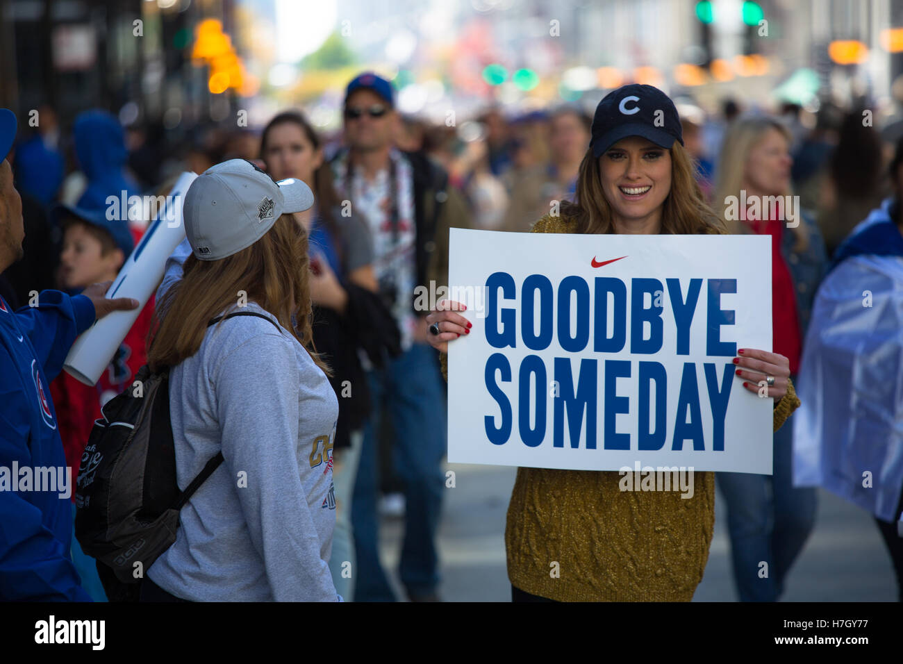 Chicago, Illinois, USA. 4th November, 2016. Fans crowd the streets of ...