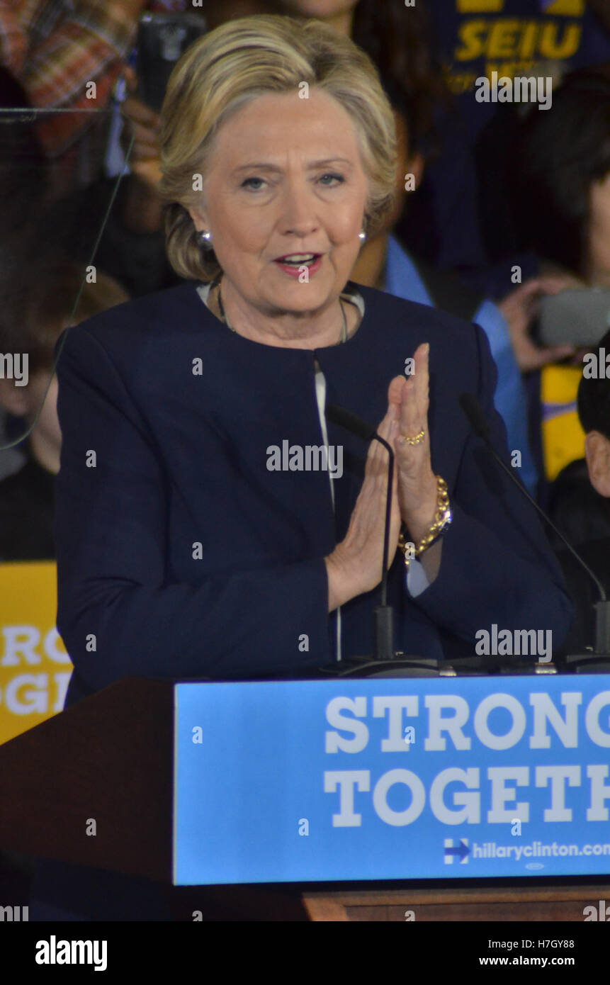 Democrat campaign 2016 hi-res stock photography and images - Alamy