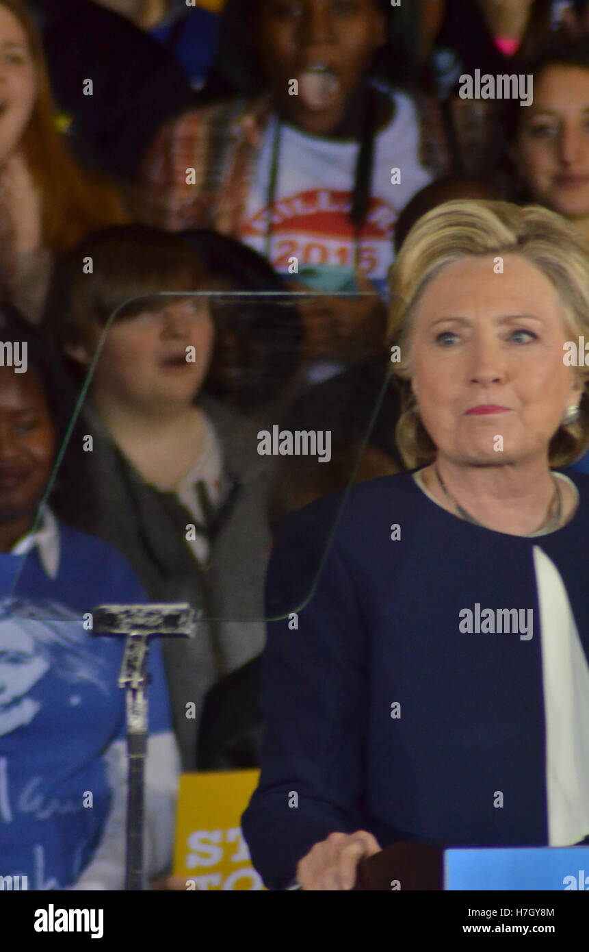 American politic rally hi-res stock photography and images - Alamy
