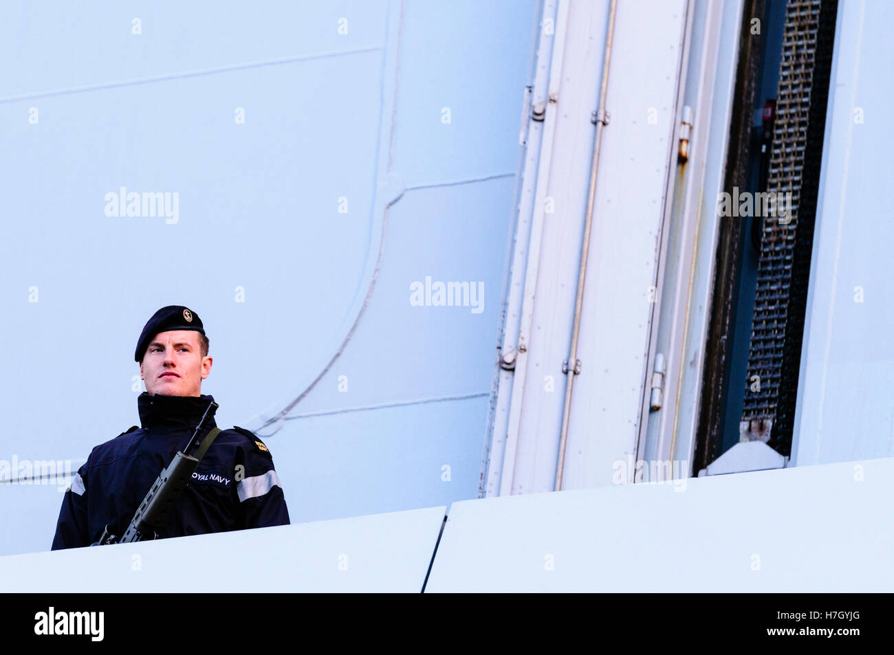 Ship warship navy machine gun weapon, royal navy hi-res stock ...