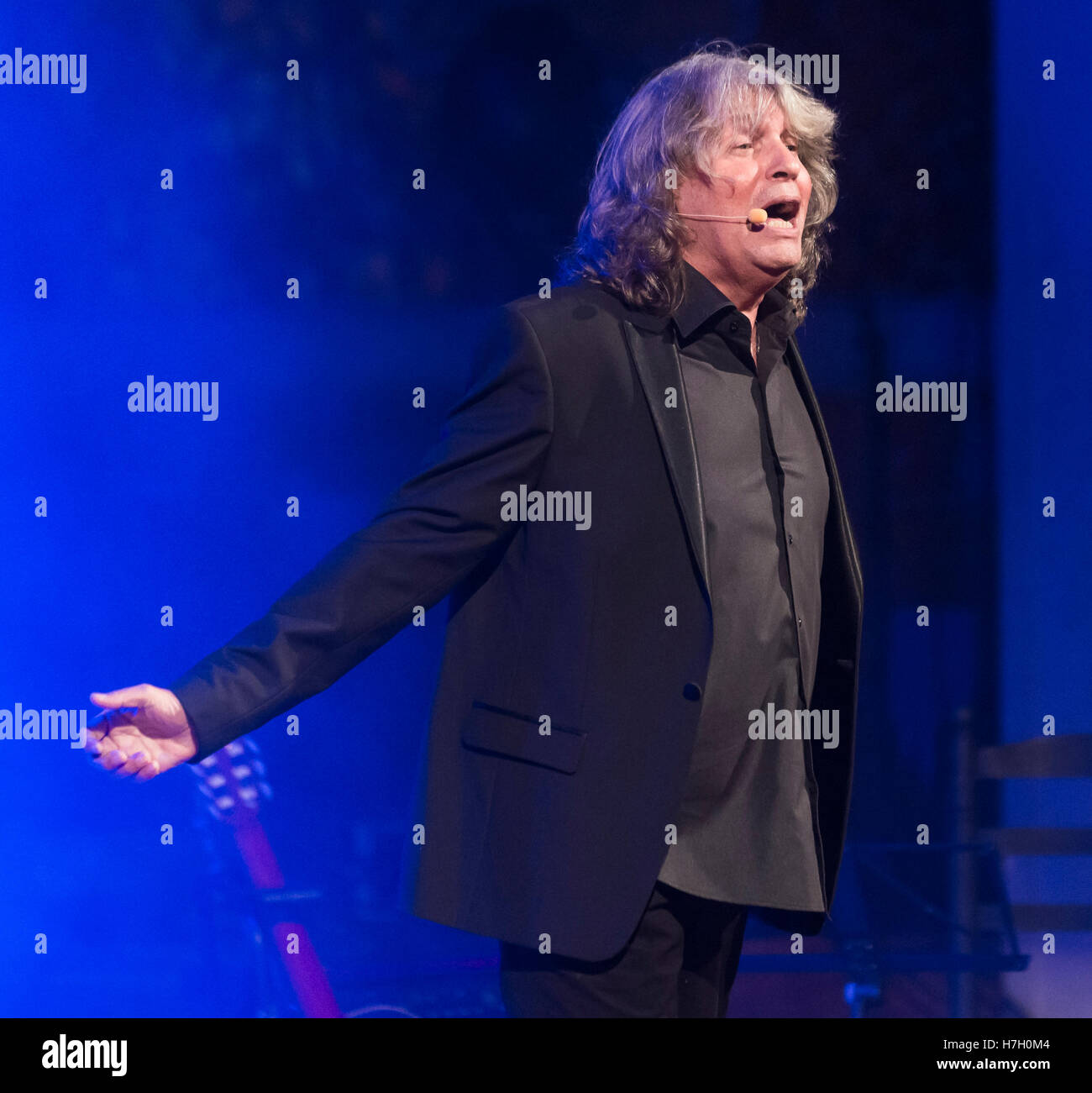 Barcelona, Spain. 04 November 2016. Flamenco singer Jose Merce performs ...