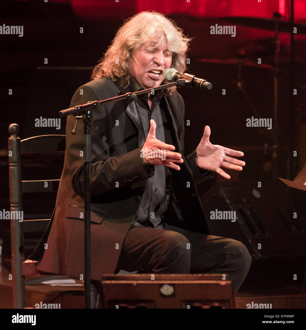 Barcelona, Spain. 04 November 2016. Flamenco singer Jose Merce performs ...