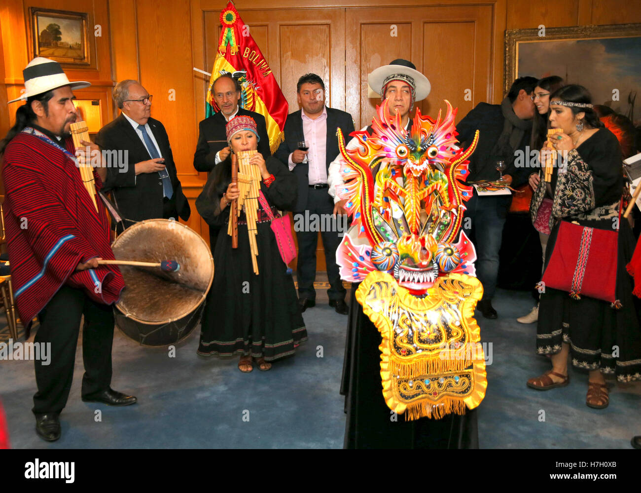 Siku peru hi-res stock photography and images - Alamy