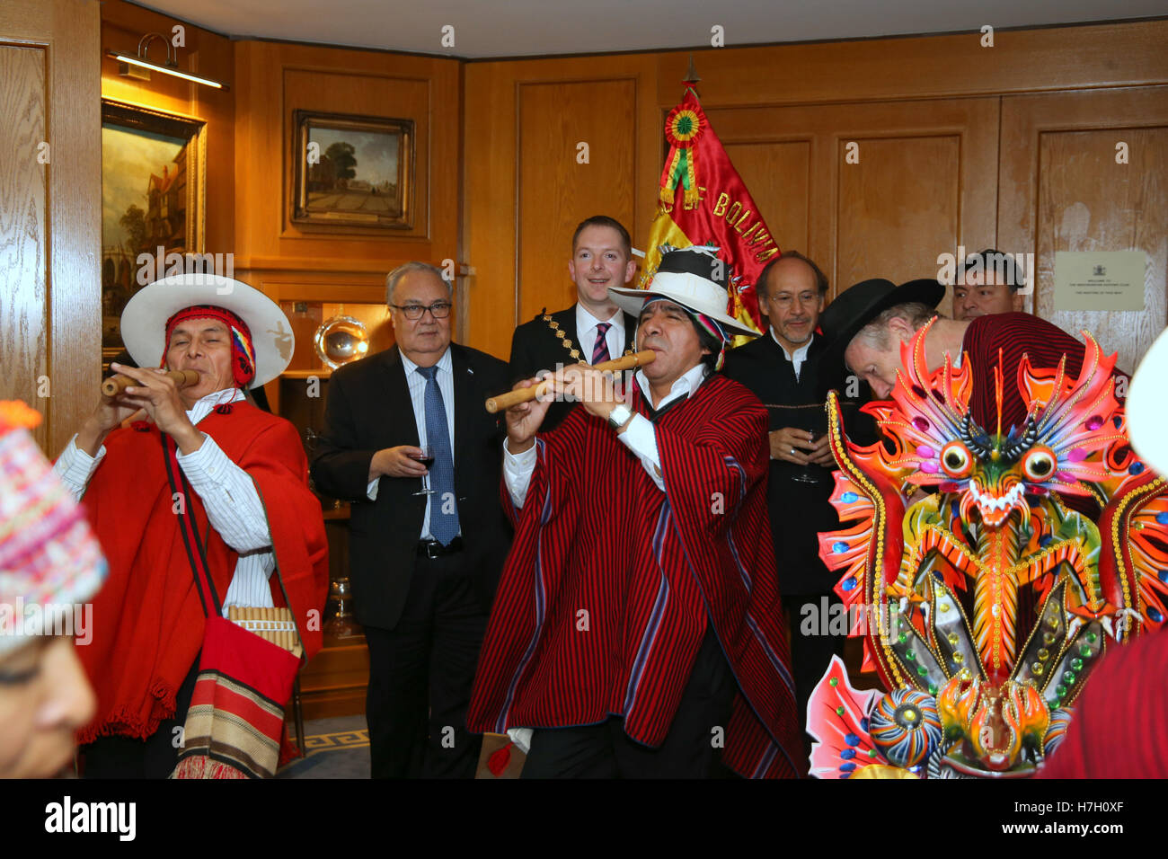 Siku peru hi-res stock photography and images - Alamy