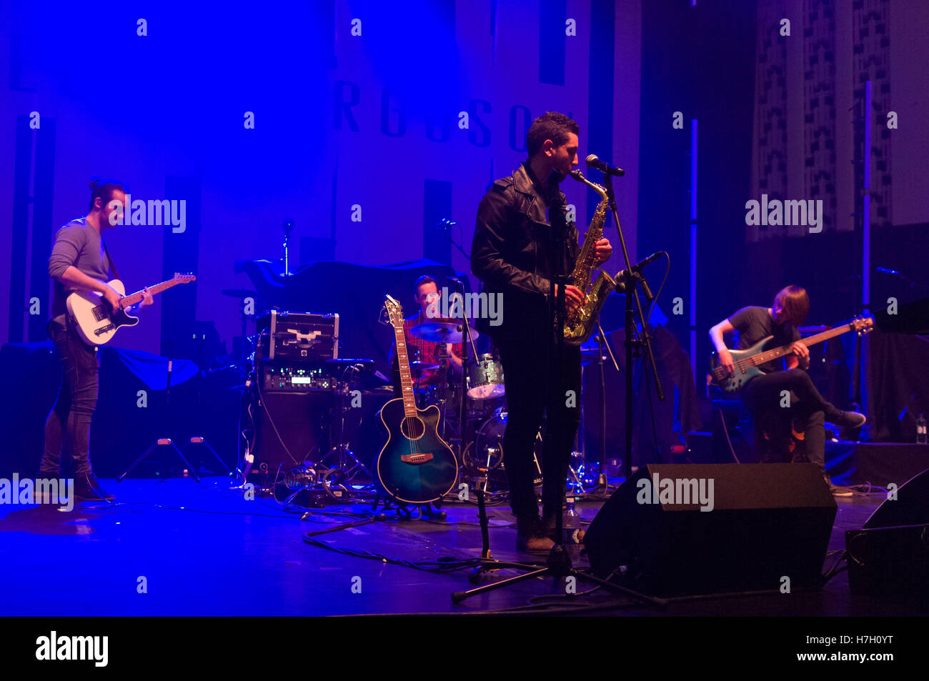 Liverpool, UK. 4th November 2016. Singer, Max Restaino and his band ...