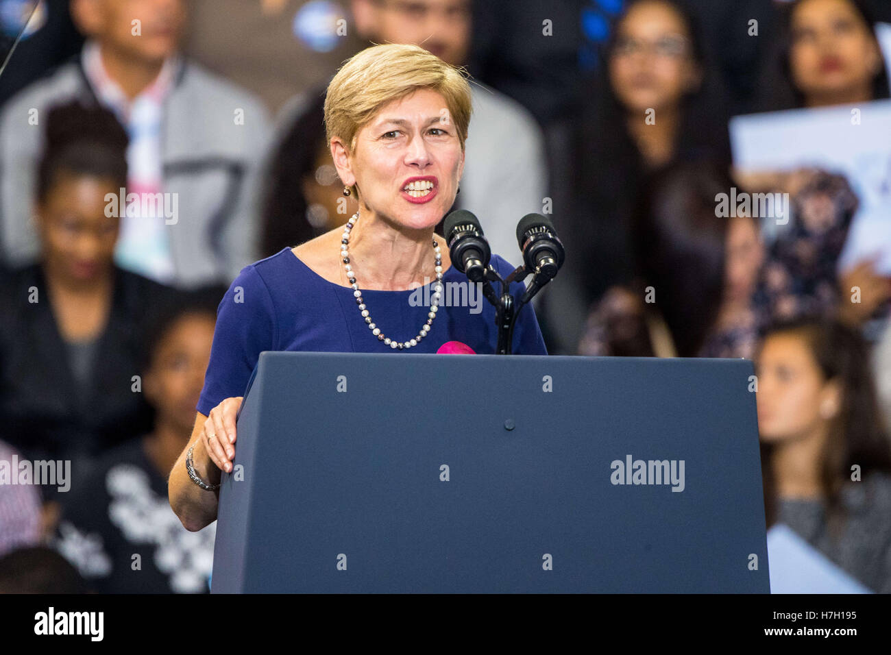 Deborah ross hi-res stock photography and images - Alamy