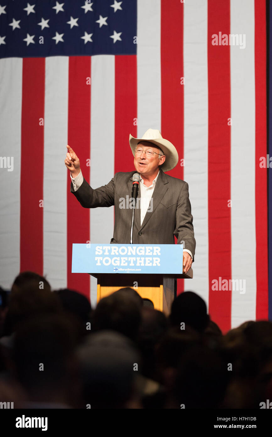 Denver, Colorado, USA. 04th Nov, 2016. Former Colorado senator and ...