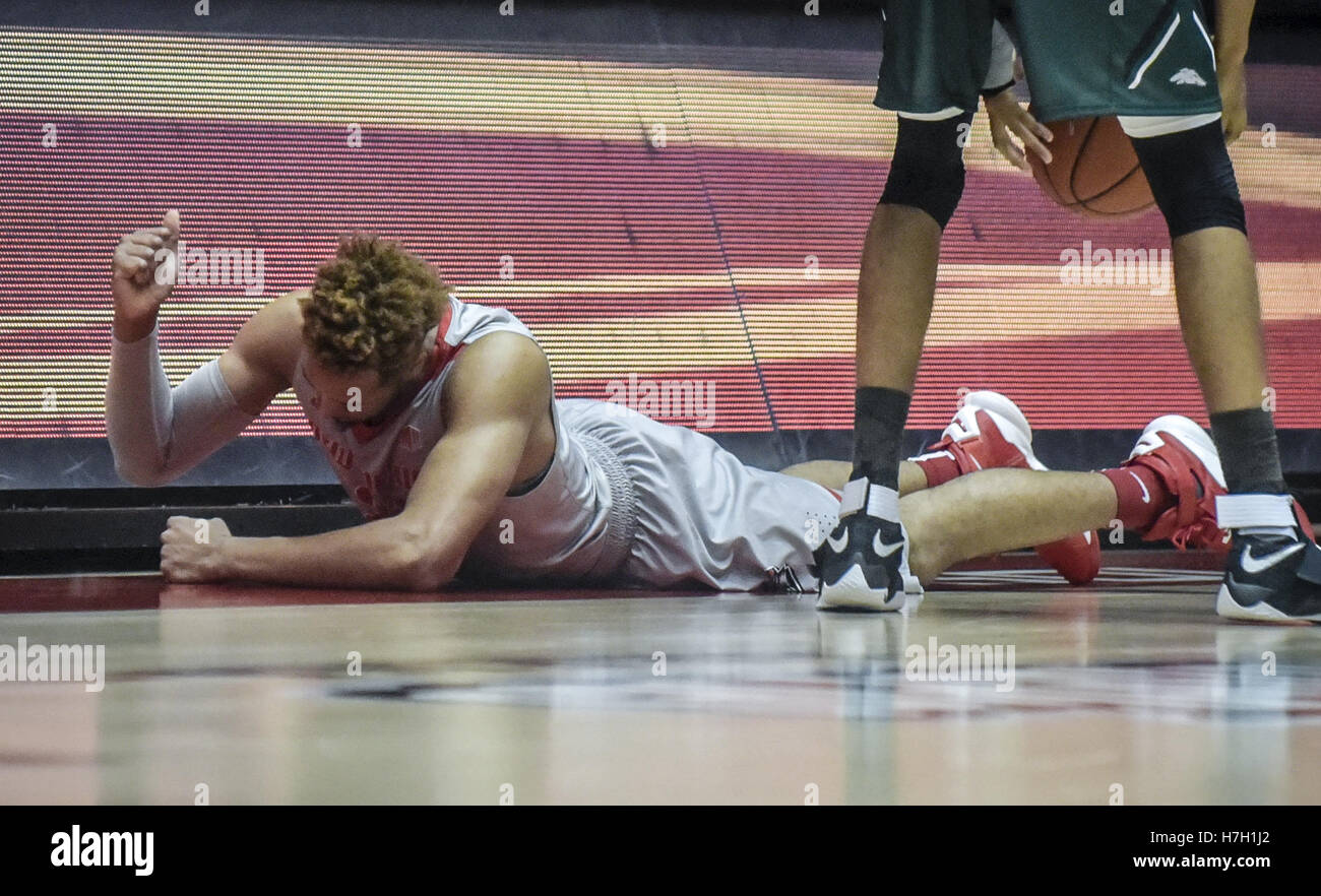 November 4, 2016 - Albuquerque, Central and 6th stree, U.S. - Journal ...