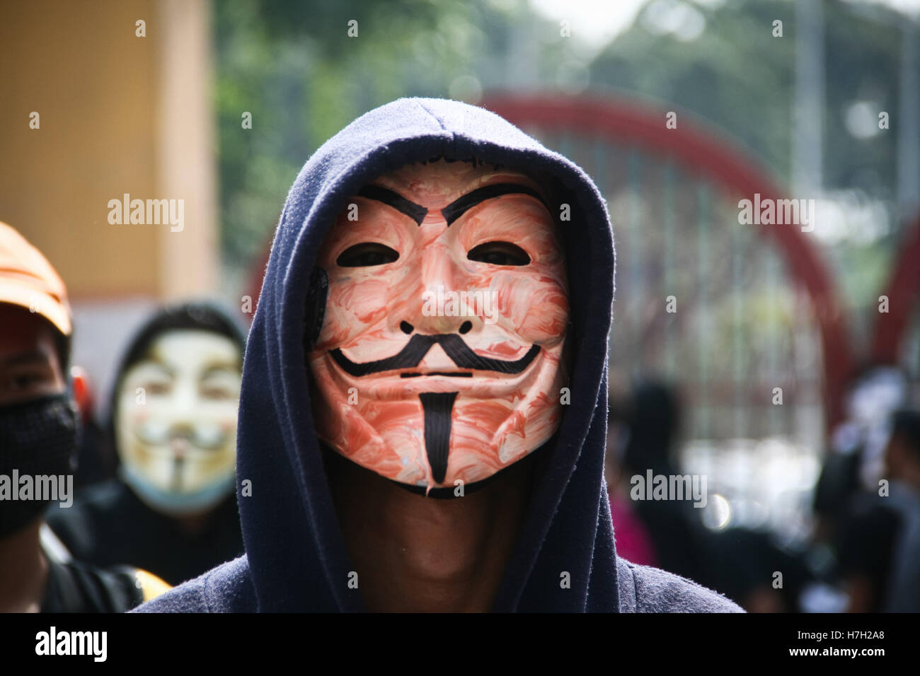 Philippines. 5th Nov, 2016. Members of Anonymous Philippines marched to ...