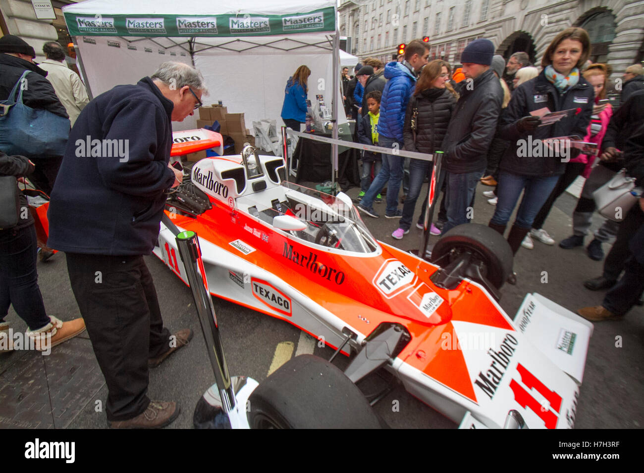 London UK. 5th November 2016. People view Formula 1 racing car by James ...