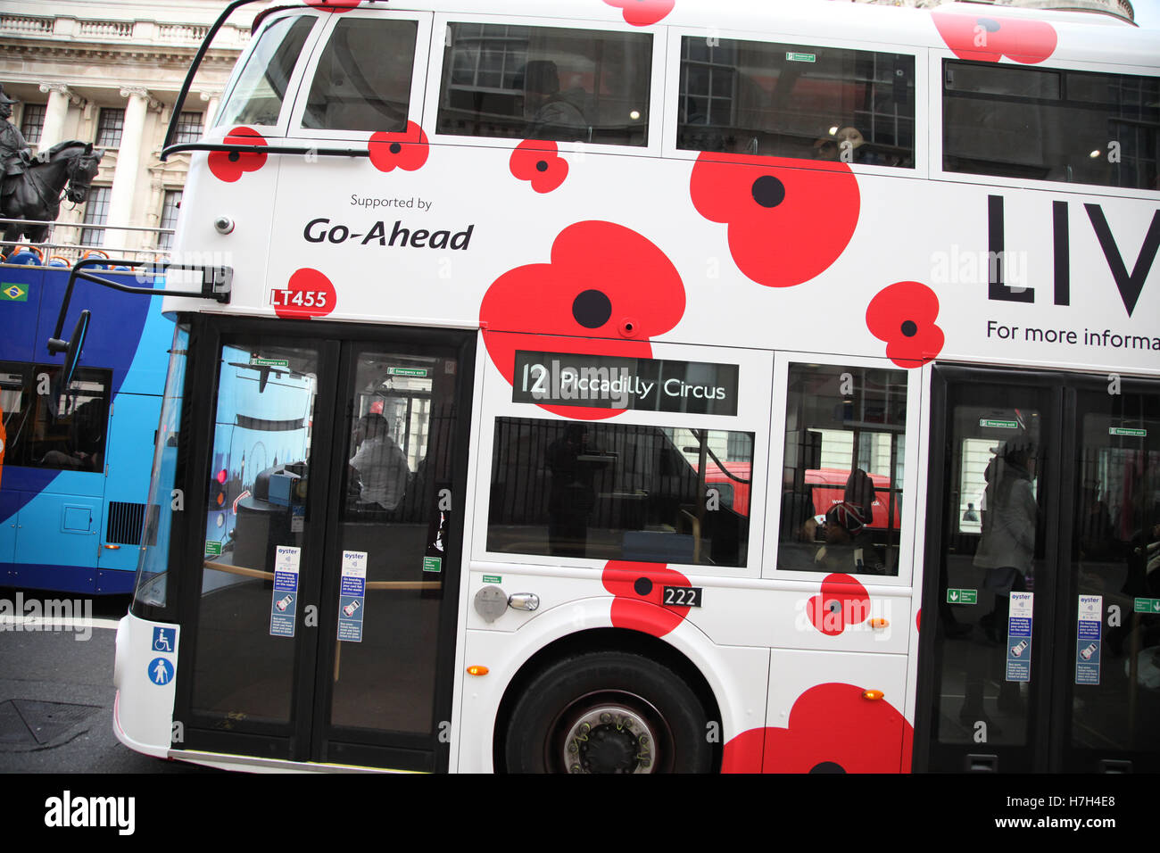 London number 12 bus hi-res stock photography and images - Alamy