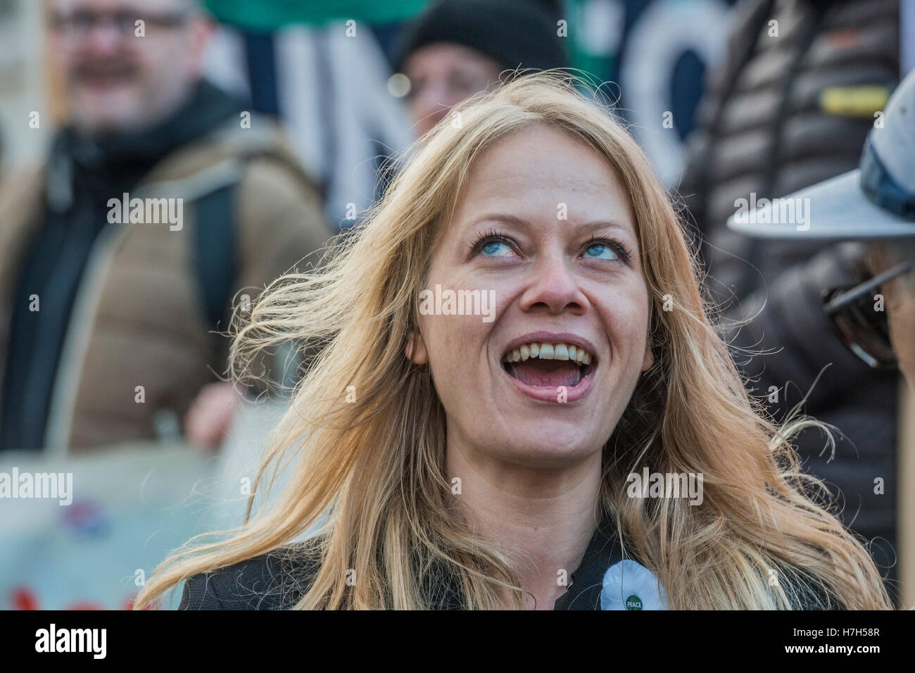 London, UK. 05th Nov, 2016. Sian Berry of the Green Party joins the ...