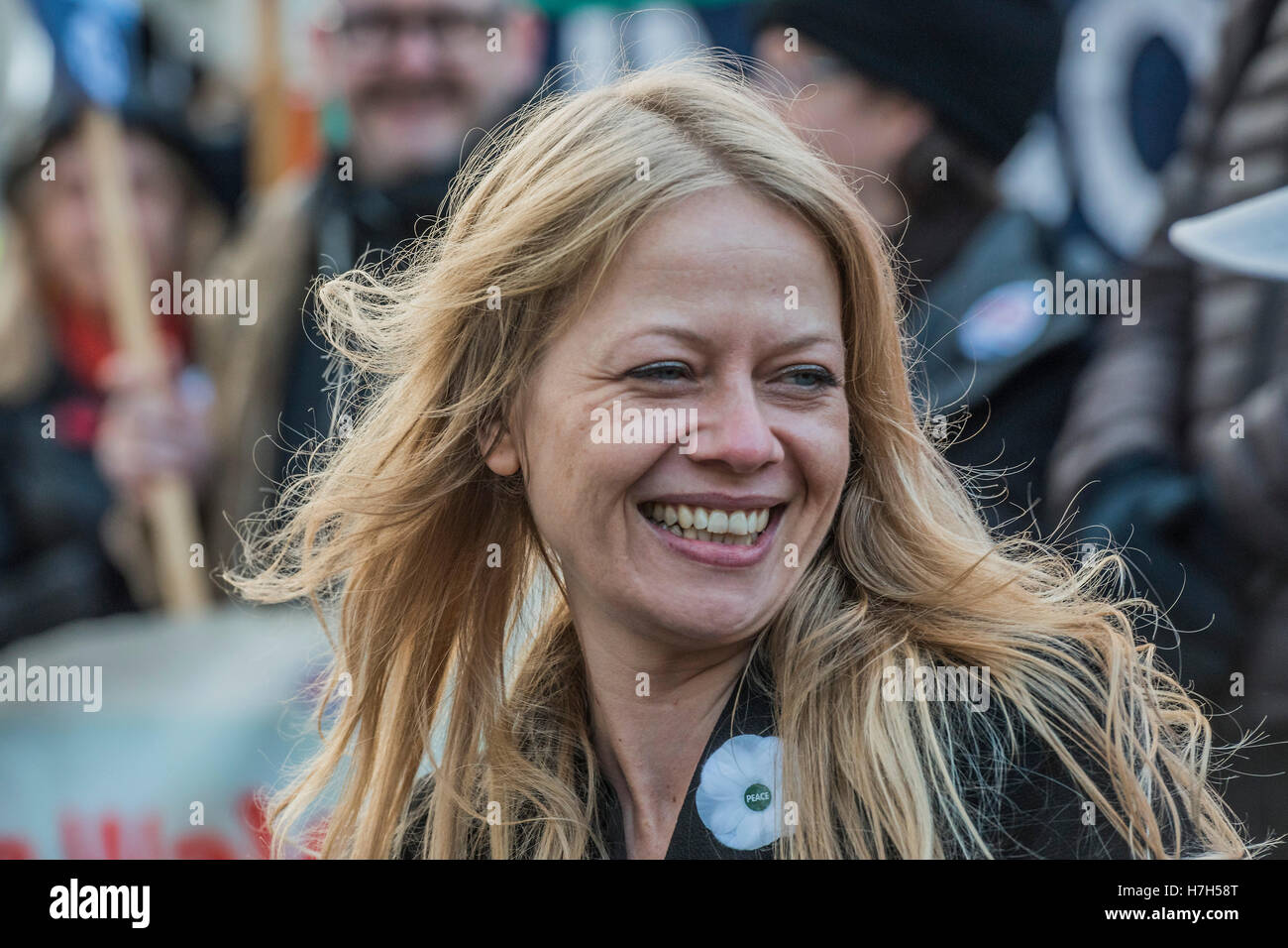 London, UK. 05th Nov, 2016. Sian Berry of the Green Party joins the ...