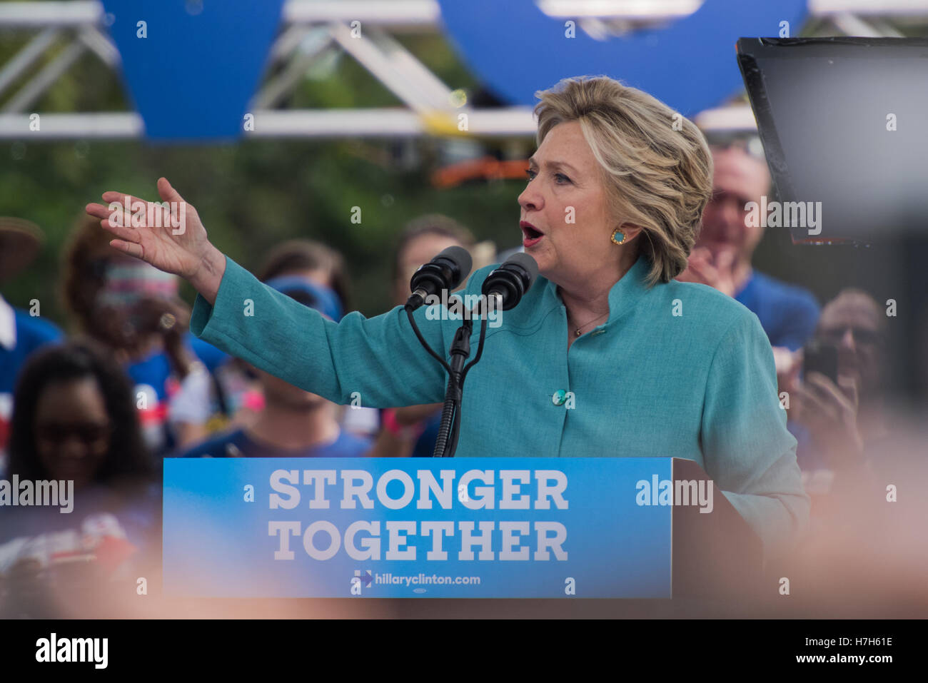 Us secretary state hillary clinton hi-res stock photography and images ...