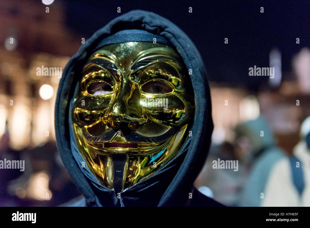 London, UK. 5th Nov, 2016. Participants wearing Guy Fawkes style masks ...