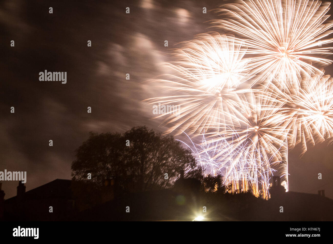 Wimbledon London, UK. 5th Nov, 2016. A spectacular fireworks display on ...