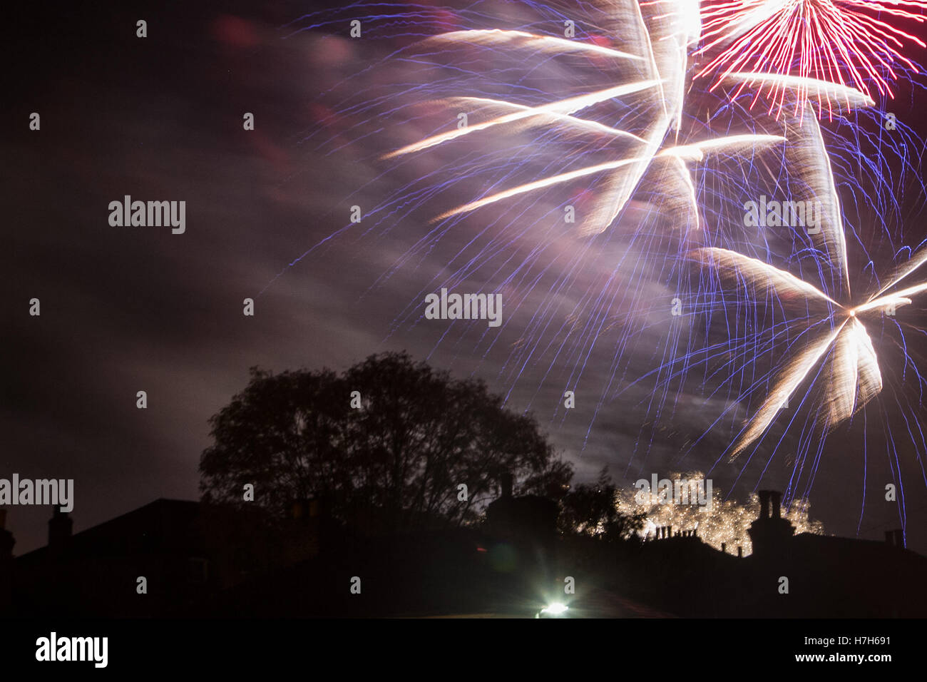 Wimbledon London, UK. 5th Nov, 2016. A spectacular fireworks display on ...