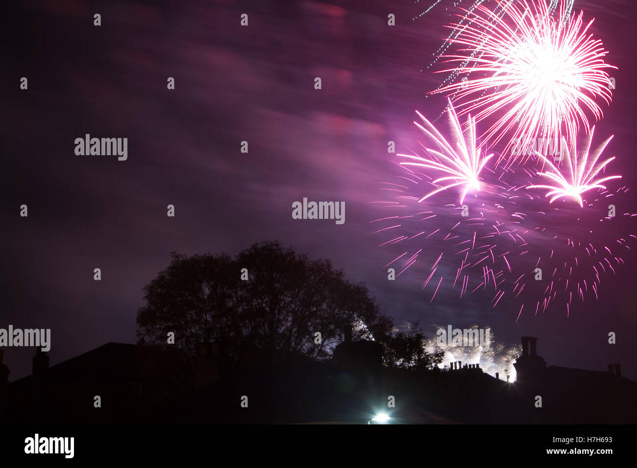Wimbledon London, UK. 5th Nov, 2016. A spectacular fireworks display on ...