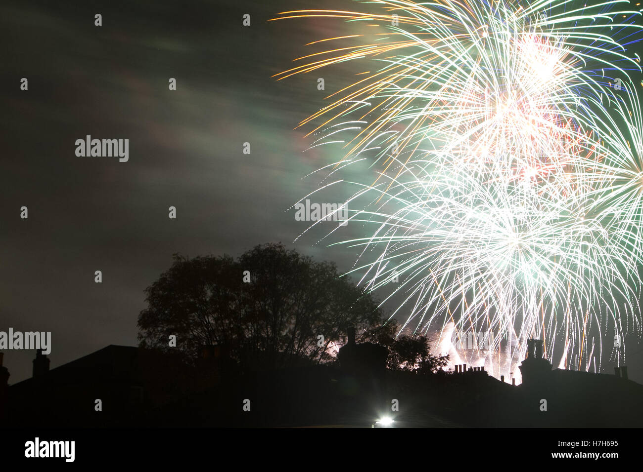Wimbledon London, UK. 5th Nov, 2016. A spectacular fireworks display on ...