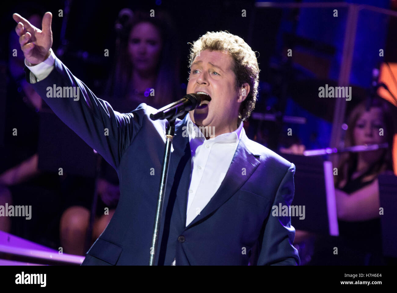 Michael ball singer hi-res stock photography and images - Alamy