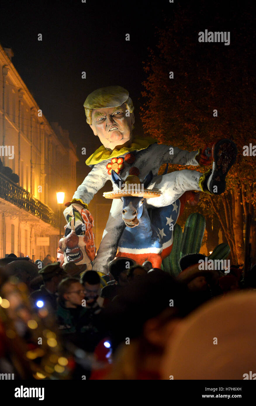 Lewes UK, 5th November 2016. Highlight of the renowned Lewes bonfire ...