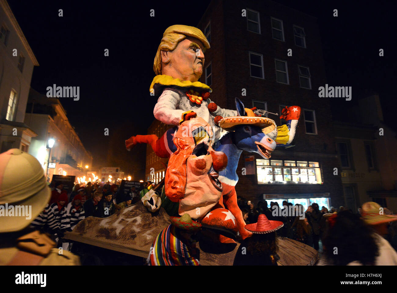 Lewes UK, 5th November 2016. Highlight of the renowned Lewes bonfire ...