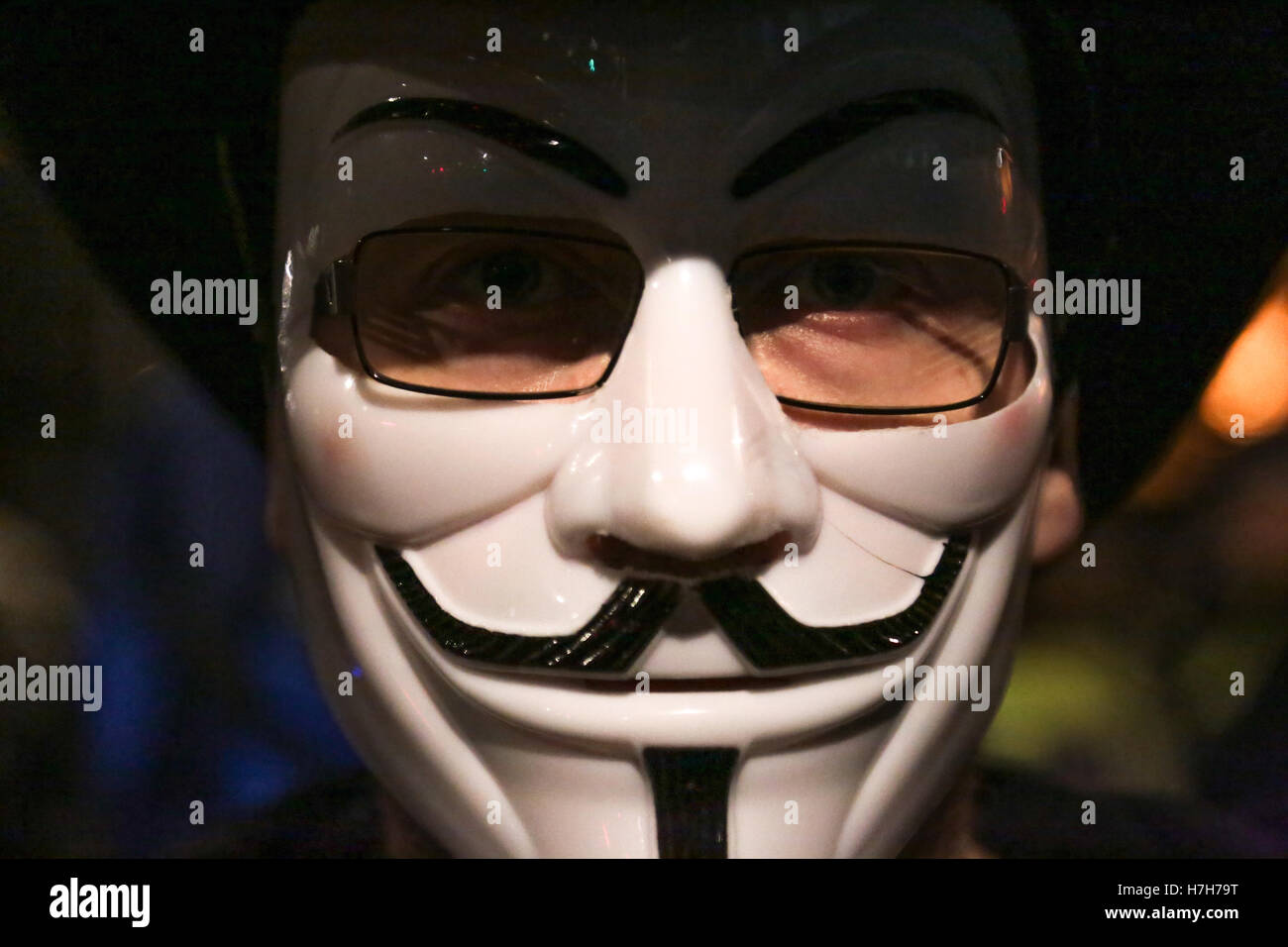 London, UK. 5th Nov, 2016. Masked protesters during the Million Mask ...