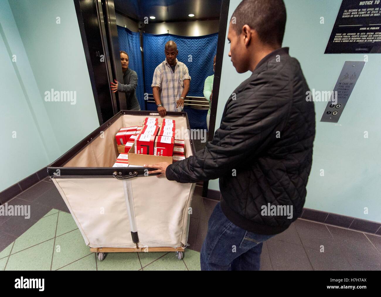 Ballot tabulation hi-res stock photography and images - Alamy